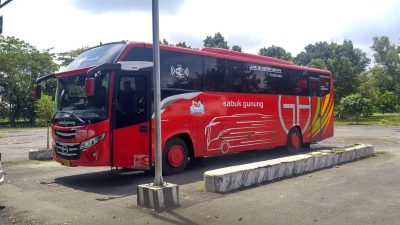PO. Bus Putra Belitang dan Sabuk Gunung | OKU Timur News
